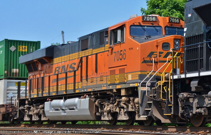BNSF 7056